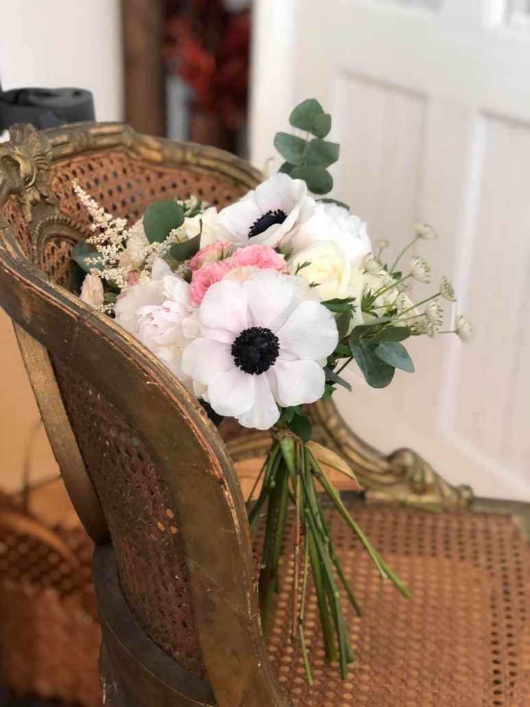 Buchet cu anemone și bujori Innocence - enRose